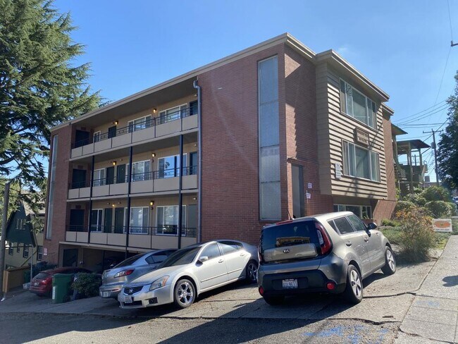 University Cliff Apartments - Studio Unit Studio 1 bathroom - Condo for ...