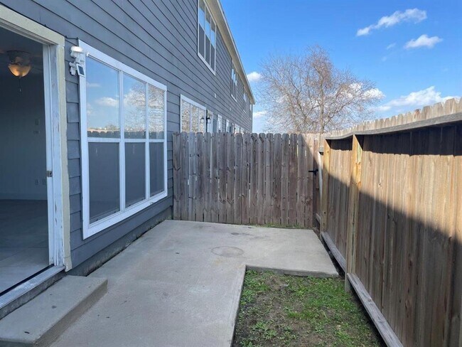 12405 Urban Dale Ct Condo For Rent in Houston, TX | ForRent.com