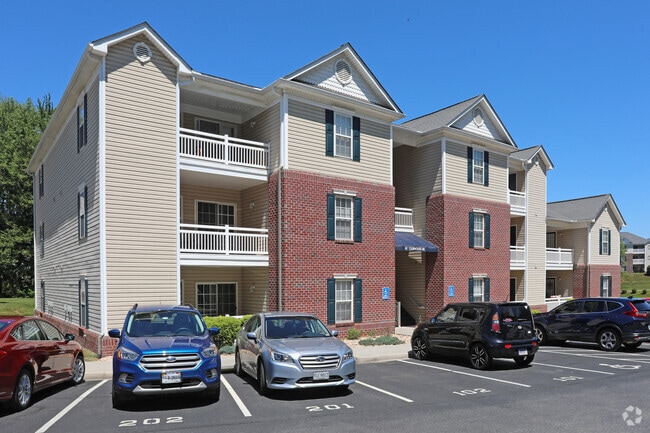 WillowBrook Luxury Apartments For Rent in Lynchburg, VA | ForRent.com