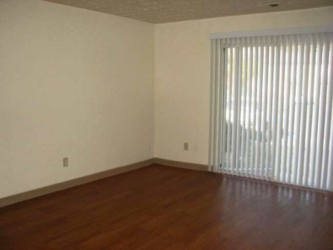 University Commons Apartments - University City, MO | ForRent.com