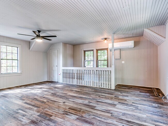 Miller Addition Tri-Plex - SJ Unit B - Upstairs - Oklahoma City, OK ...