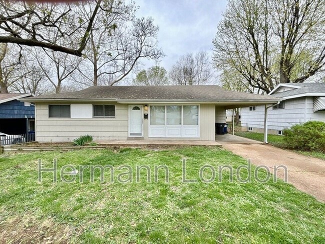 1845 Clover Ln - House for Rent in Florissant, MO | ForRent.com