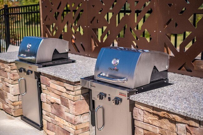 Foxridge Apartment Homes | Virginia Tech | Off-Campus Housing Search