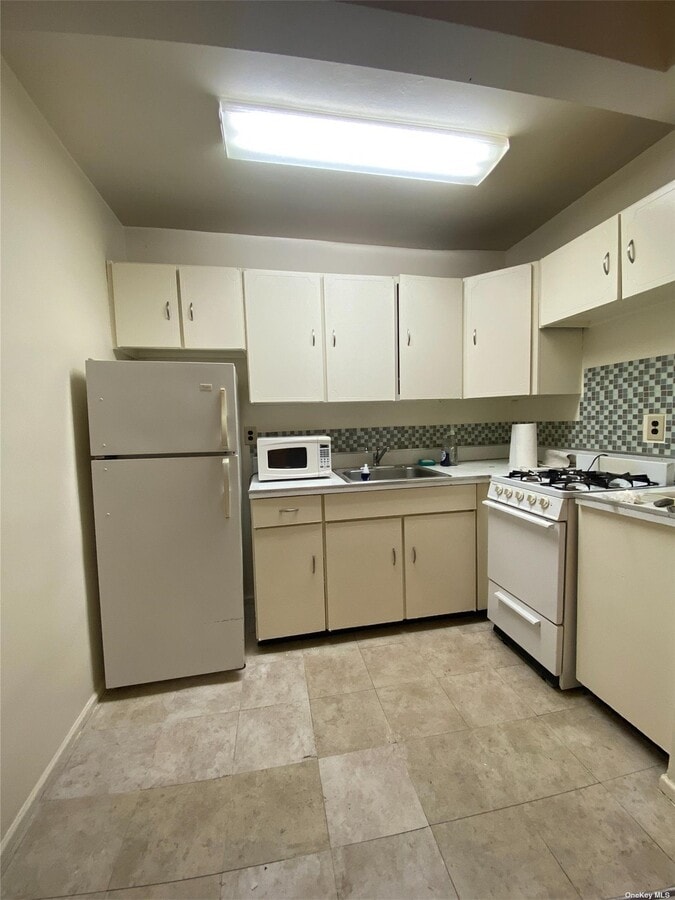 280 Guy Lombardo Ave Unit 3B - Condo for Rent in Freeport, NY | ForRent.com