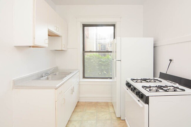 2518 N Kedzie Blvd Unit E2 - Condo for Rent in Chicago, IL | ForRent.com