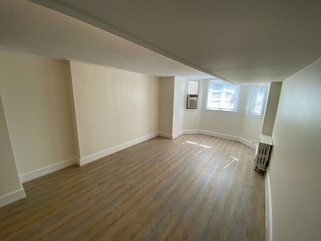 Prime Location! Charming Capitol Hill Stud... Condo Unit B - Condo for ...
