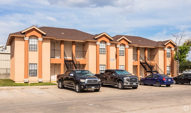 Villas Laredo Apartments - Laredo, TX | ForRent.com
