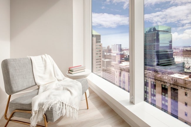 Luminary at One Light Apartments | Johns Hopkins Medicine | Off-Campus ...