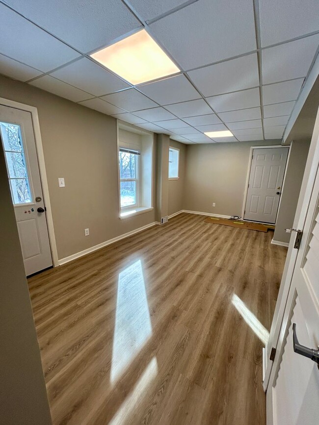 820 W 4th St Unit #3 Off-Campus Housing, Duluth, MN