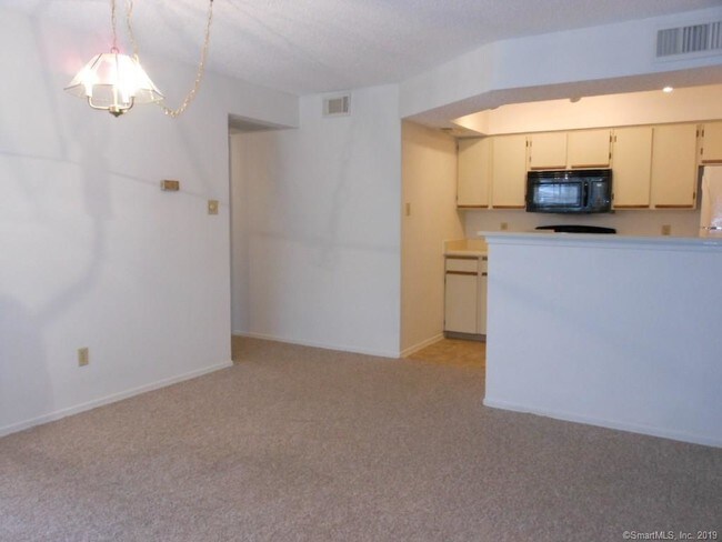 15 Crown Knoll Ct Condo For Rent in Groton, CT | ForRent.com