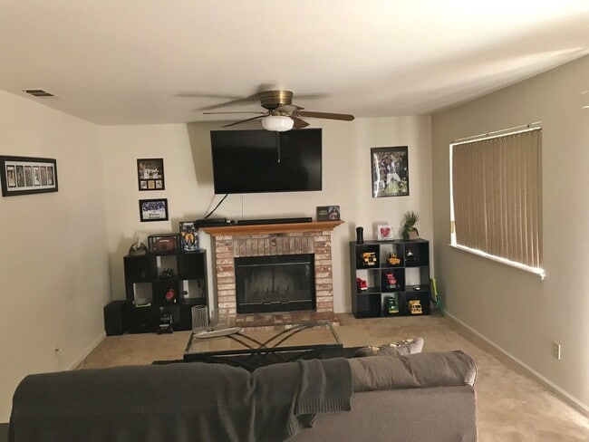 Modern 3 Bedroom 2 Story 3 Car Garage in Vacaville *Star Rentals Off ...