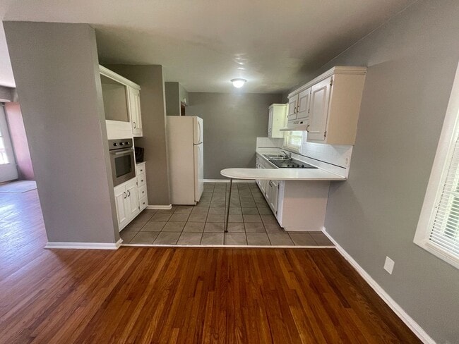 3 Bedroom And 2 Bathroom In Kansas City House House Rental In Kansas