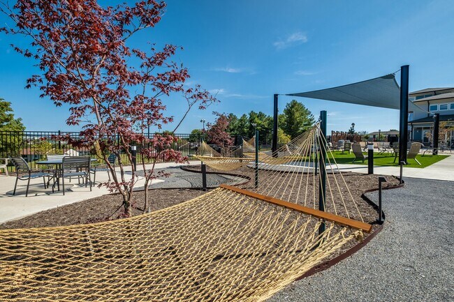 Foxridge Apartment Homes | Virginia Tech | Off-Campus Housing Search