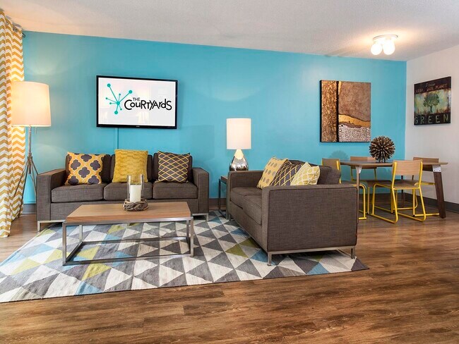 Courtyards Student Apartments | University of Florida | Off-Campus ...