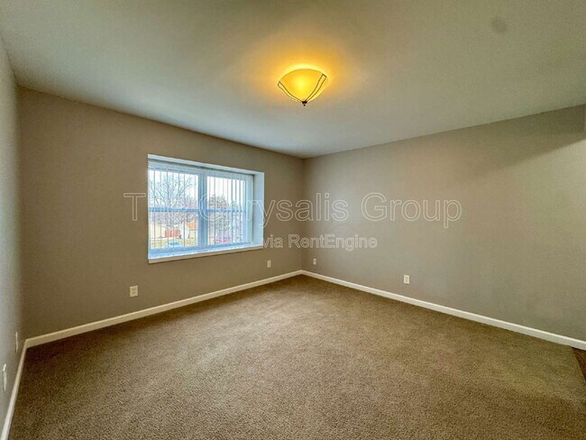 600 E McKinley Rd Unit 3a Off-Campus Housing, Ottawa, IL