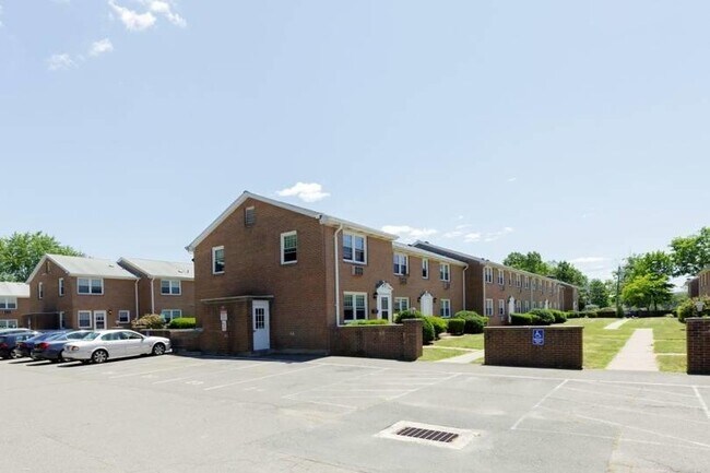 Manchester Green Apartments For Rent in Manchester, CT | ForRent.com