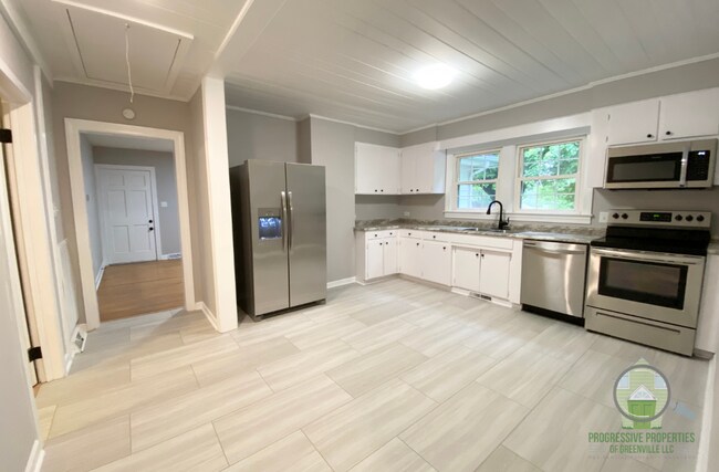 138 New Woodruff Rd - House Rental in Greer, SC | ForRent.com