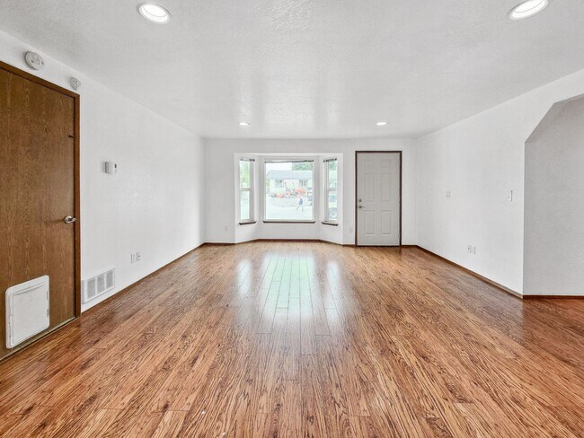 Beautiful rambler house with 3 bedroom nea... - House Rental in Everett ...