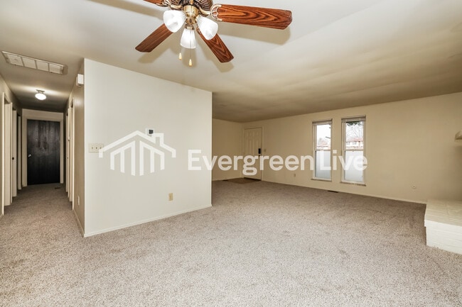 8811 Foxgate Ct Off-Campus Housing, Dayton, OH