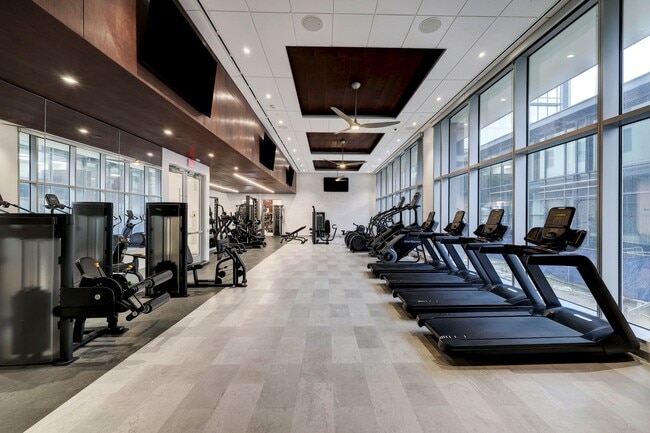 Life Tower Apartments - Houston, TX | ForRent.com