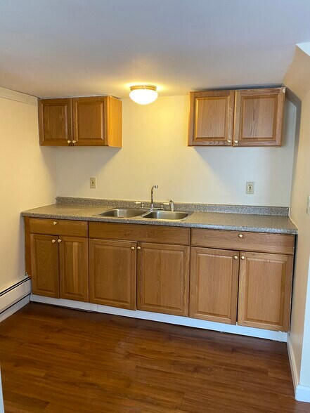154 Ohio St Unit 154 Ohio st Apt 2 - Apartment for Rent | Bangor, ME ...
