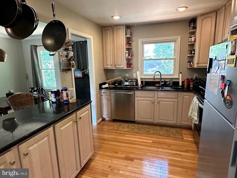 12018 Stuart Ridge Dr - House for Rent in Herndon, VA | ForRent.com