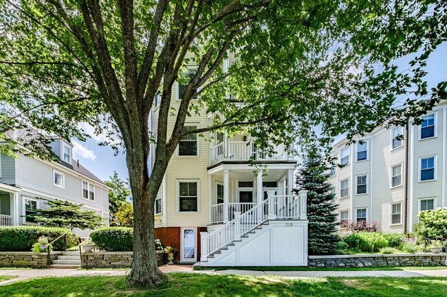 218 Eastern Promenade Unit 3 - Portland, ME | ForRent.com