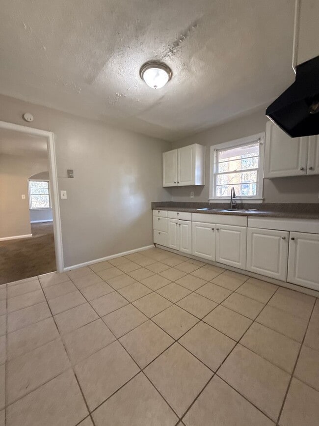 3 bed 1 bath in Decatur! Off-Campus Housing, Decatur, GA