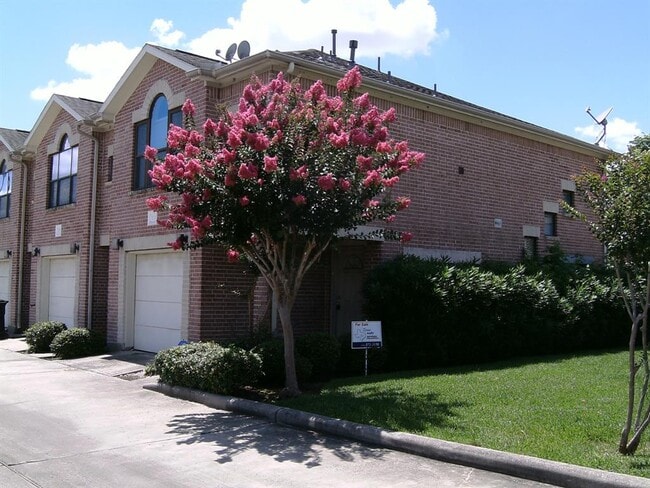 5941 S Loop E Condo Unit 104 - Condo for Rent in Houston, TX | ForRent.com