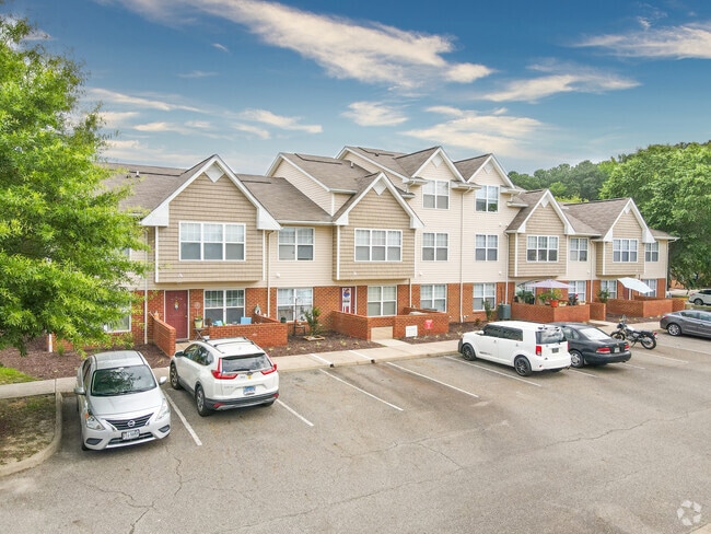 The Suites at Port Warwick Apartments For Rent in Newport News, VA ...