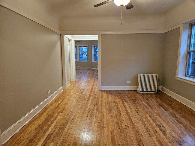 2207 W Rosemont Apartment Unit 1 - Chicago, IL | ForRent.com