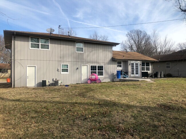 3030 E Rocklyn Rd Rental - House Rental in Springfield, MO | ForRent.com