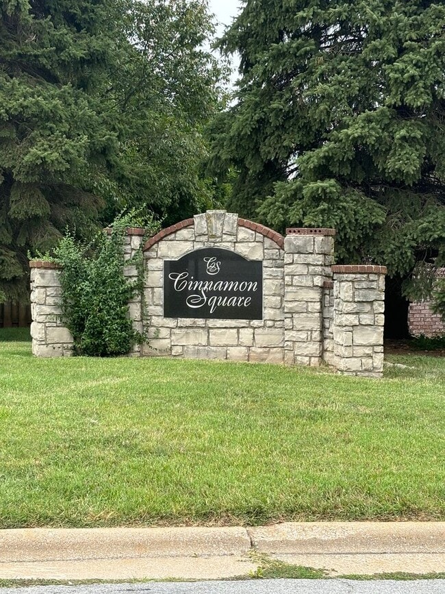 Ranch Style Home in Cinnamon Square with P... - House Rental in ...