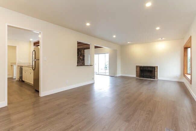 Newly renovated ranch style home in Granad... - House Rental in Los ...