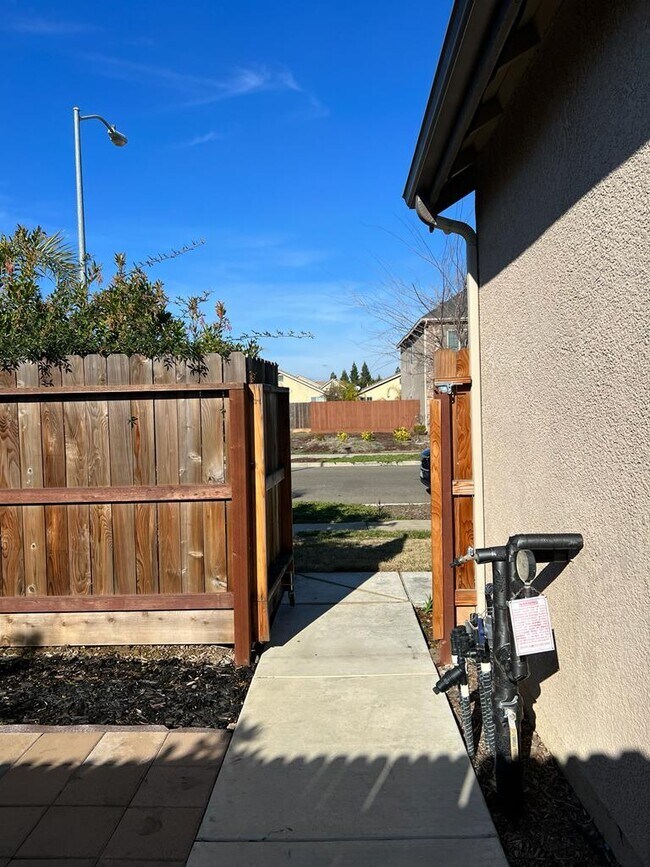 Next Gen Unit, Perfect for a Single or Cou... - Merced, CA | ForRent.com