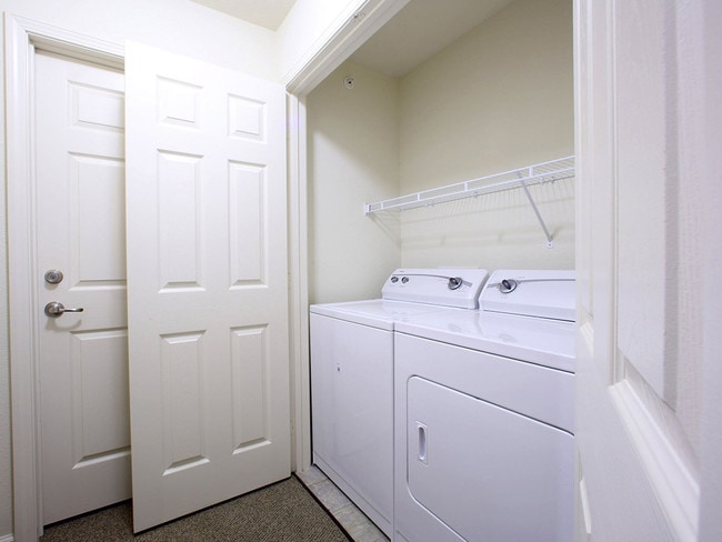 The View Apartments | Penn State University | Off-Campus Housing Search