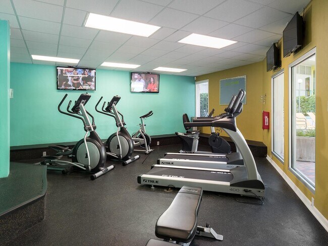 Courtyards Student Apartments | University of Florida | Off-Campus ...