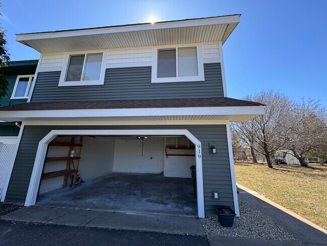 919 Welter Rd SE House - House Rental in Saint Michael, MN | ForRent.com