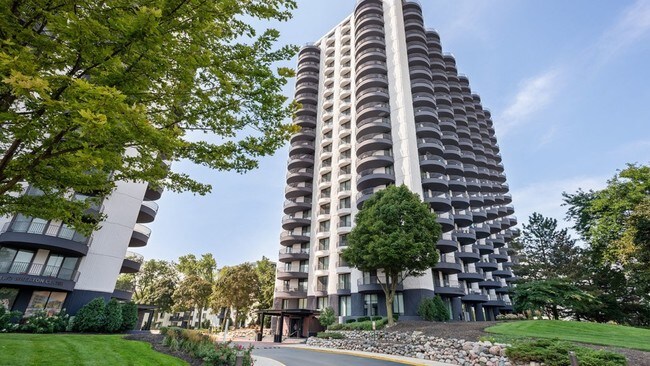 ReNew Wheaton Center Apartments For Rent in Wheaton, IL | ForRent.com
