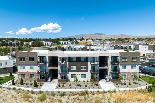 The Retreat Luxury Apartments & Townhomes - Reno, NV | ForRent.com