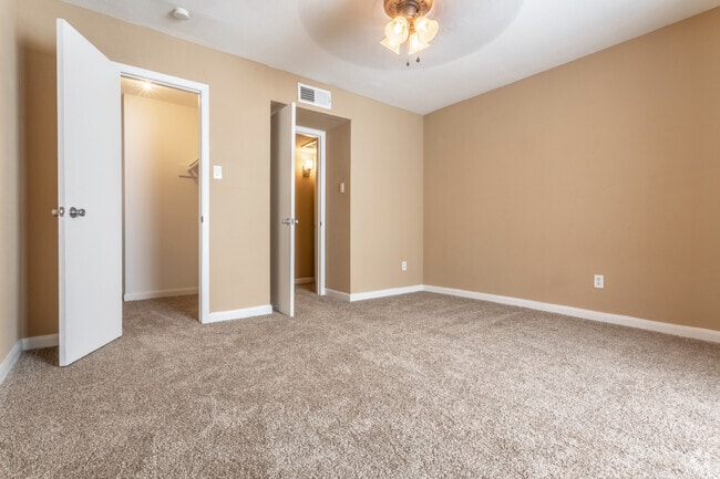 The Crest Apartments - Houston, TX | ForRent.com