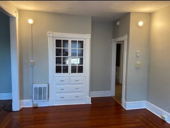 25 Wellington St Off-Campus Housing, New Britain, CT