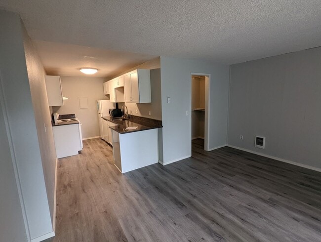 Amazing Sixty-01 Village Studio Apartment! - House Rental in Redmond ...