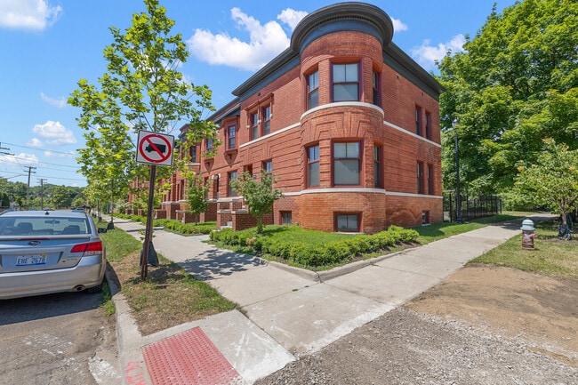 4004 Porter St Off-Campus Housing, Detroit, MI