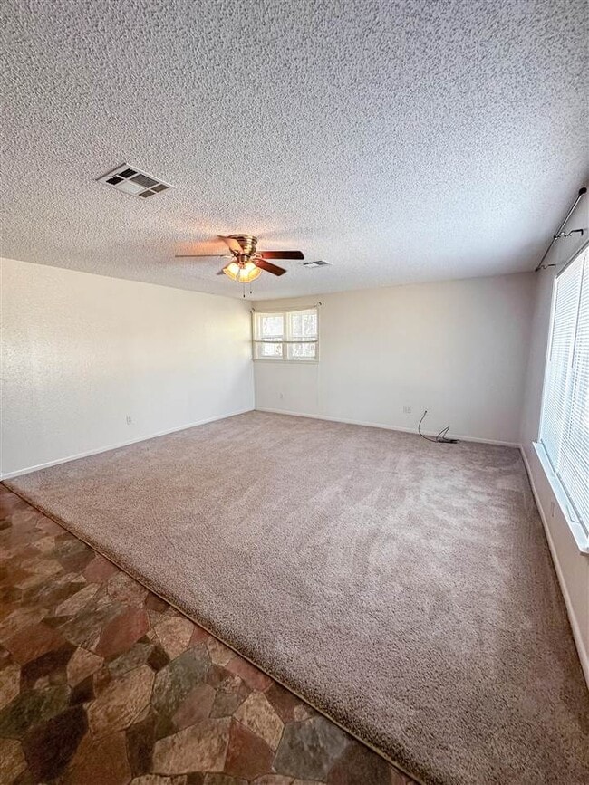 924 NW Runyon Rd Off-Campus Housing, Lawton, OK