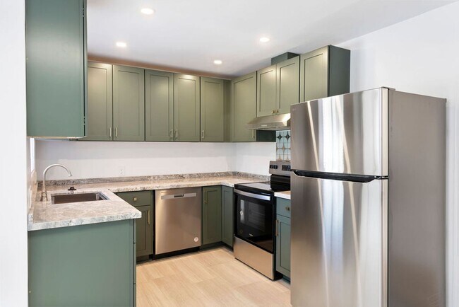 Newly Renovated 2 BD Brick Bungalow in Riv... House - House Rental in ...