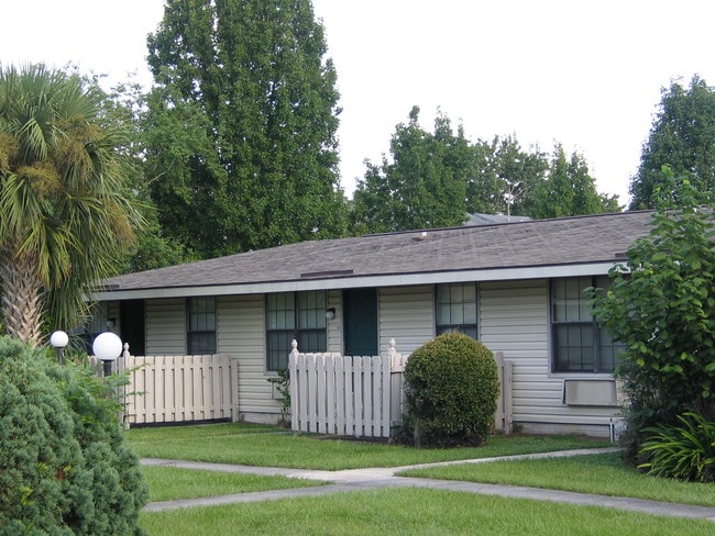 Spring Tree Village Apartments - Casselberry, FL | ForRent.com