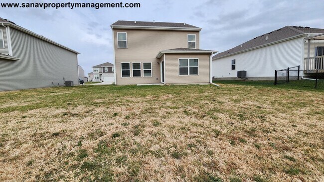 "Elegant Two-Story Home Available for Octo... - House Rental in Ankeny ...