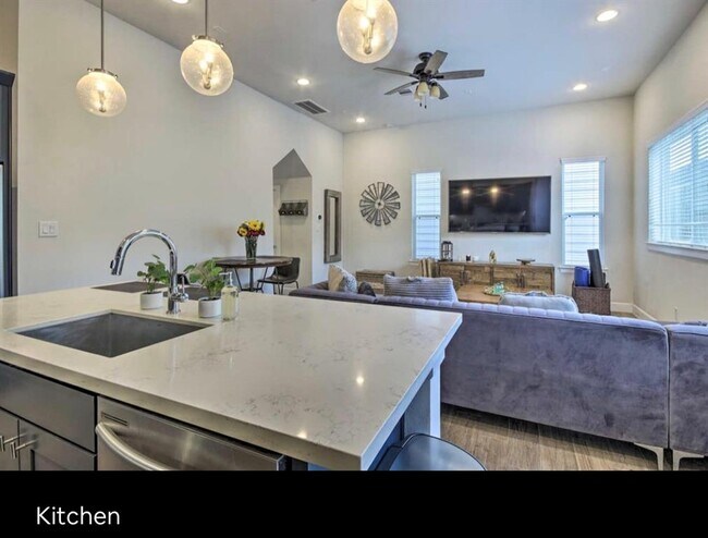 508 W Donovan St Condo - Condo for Rent in Houston, TX | ForRent.com