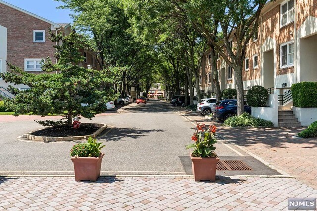 200 Grand Cove Way Condo - Condo for Rent in Edgewater, NJ | ForRent.com